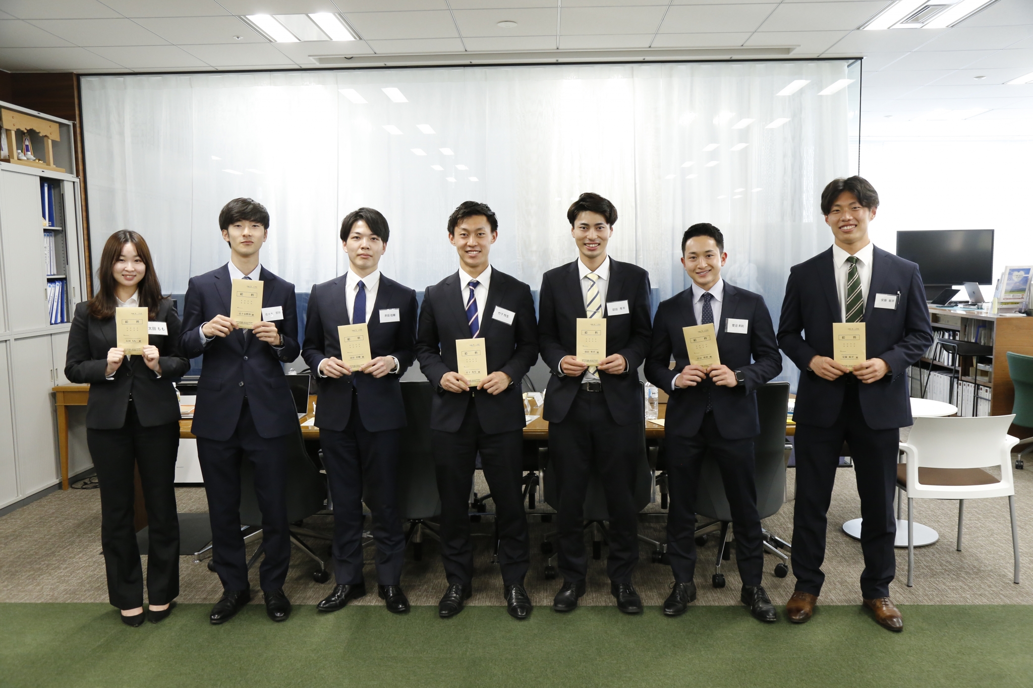 新入社員が初任給を受け取りました ｜ テンワス株式会社 TEMWAS 不動産賃貸・売買事業